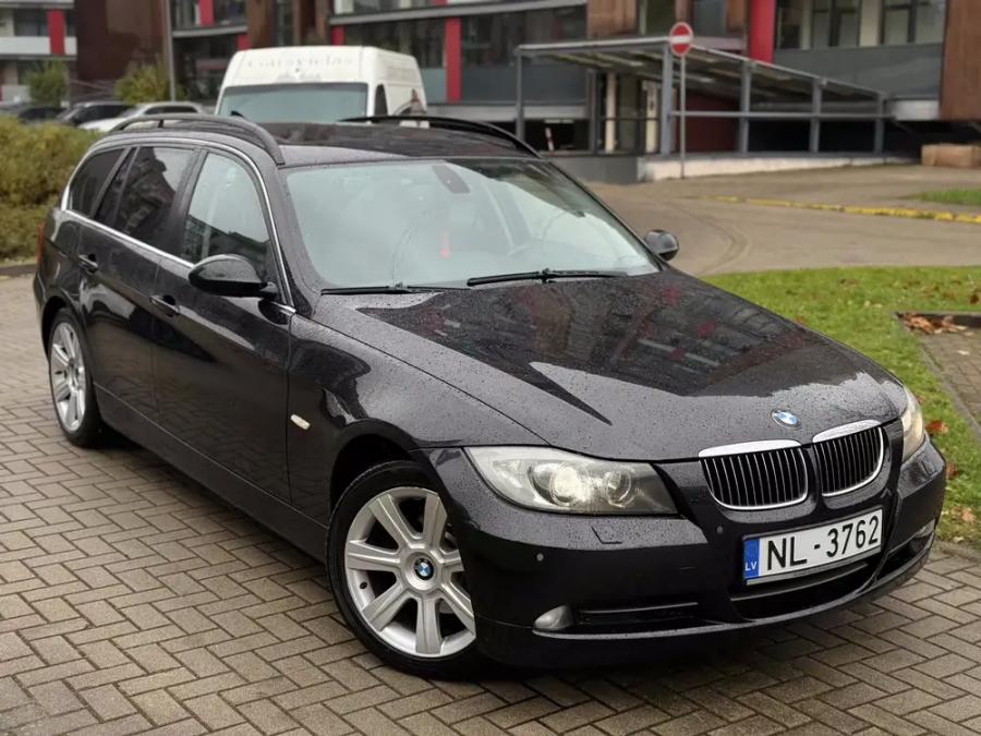 Black BMW 330 2007 in Riga, with an engine capacity of 3.00 L and mileage of 396 thousand km for 3990 €, photo 1 on AUTOMOTO.COM.LV