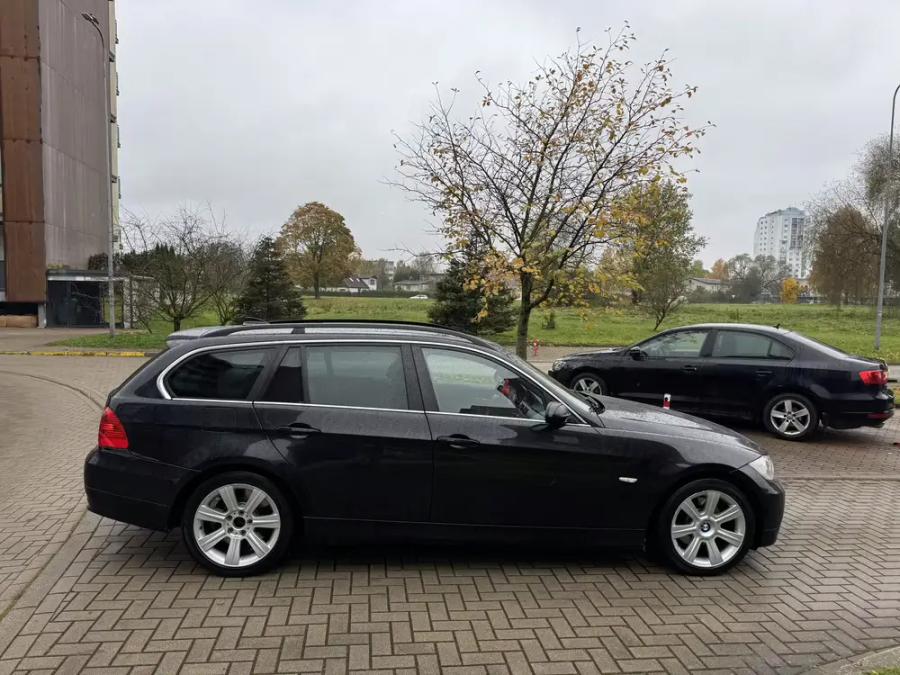 Black BMW 330 2007 in Riga, with an engine capacity of 3.00 L and mileage of 396 thousand km for 3990 €, photo 3 on AUTOMOTO.COM.LV