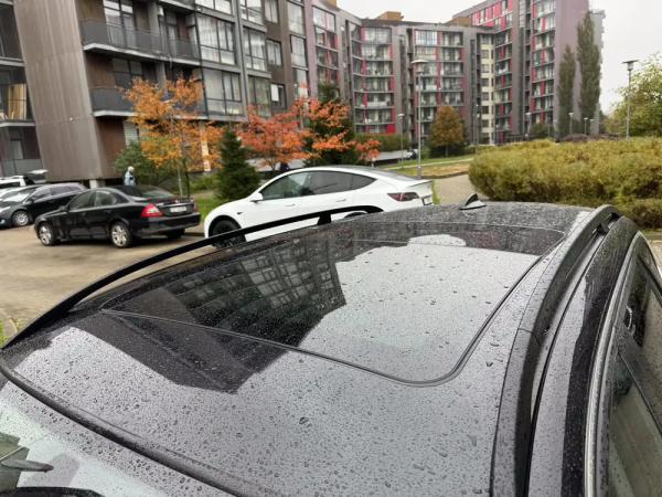 Black BMW 330 2007 in Riga, with an engine capacity of 3.00 L and mileage of 396 thousand km for 3990 €, photo 7 on AUTOMOTO.COM.LV
