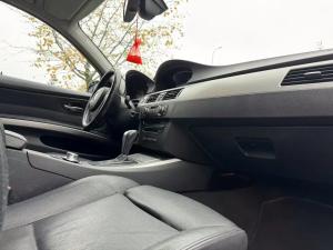 Black BMW 330 2007 in Riga, with an engine capacity of 3.00 L and mileage of 396 thousand km for 3990 €, photo 11 on AUTOMOTO.COM.LV