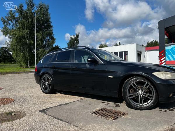 Black BMW 330 2007 in Vilnius, with an engine capacity of 3.00 L and mileage of 290 thousand km for 3500 €, photo 3 on AUTOMOTO.COM.LV