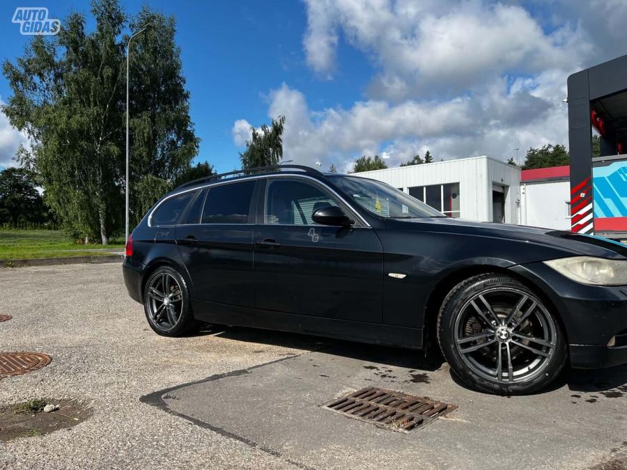 Black BMW 330 2007 in Vilnius, with an engine capacity of 3.00 L and mileage of 290 thousand km for 3500 €, photo 4 on AUTOMOTO.COM.LV