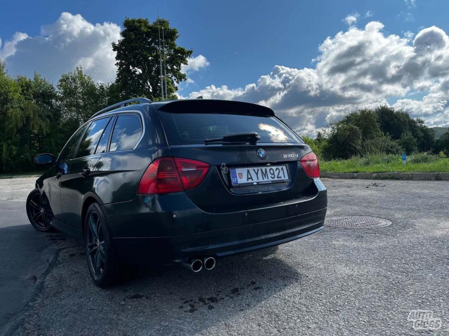 Black BMW 330 2007 in Vilnius, with an engine capacity of 3.00 L and mileage of 290 thousand km for 3500 €, photo 6 on AUTOMOTO.COM.LV
