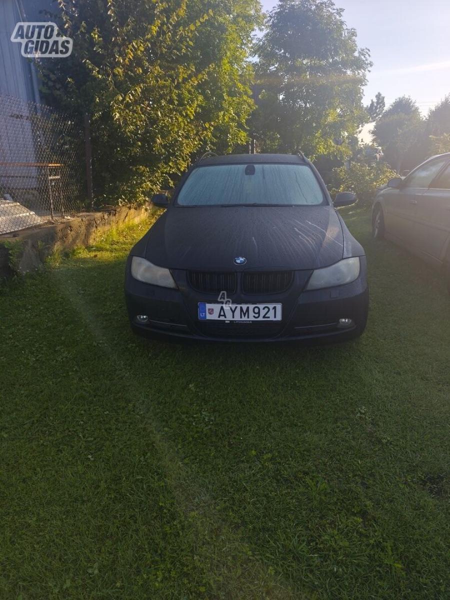 Black BMW 330 2007 in Vilnius, with an engine capacity of 3.00 L and mileage of 290 thousand km for 3500 €, photo 13 on AUTOMOTO.COM.LV