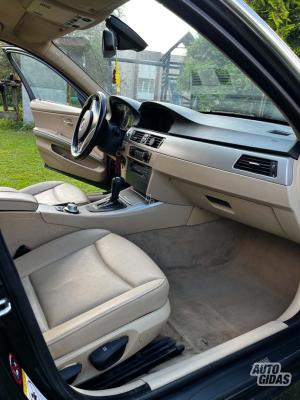 Black BMW 330 2007 in Vilnius, with an engine capacity of 3.00 L and mileage of 290 thousand km for 3500 €, photo 14 on AUTOMOTO.COM.LV