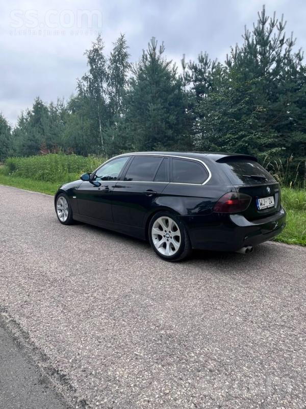 Melns BMW 330 2007 Rīga, ar dzinēja tilpumu 3.00 L un nobraukumu 328 tūkst. km par 4700 €, foto 5 vietnē AUTOMOTO.COM.LV