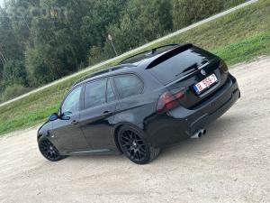 Black BMW 330 2007 in Riga, with an engine capacity of 3.00 L and mileage of 0 thousand km for 5650 €, photo 5 on AUTOMOTO.COM.LV