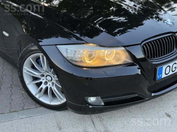Black BMW 330 2008 in Jelgava, with an engine capacity of 3.00 L and mileage of 328 thousand km for 5790 €, photo 6 on AUTOMOTO.COM.LV