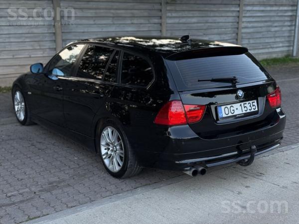 Black BMW 330 2008 in Jelgava, with an engine capacity of 3.00 L and mileage of 328 thousand km for 5790 €, photo 7 on AUTOMOTO.COM.LV