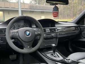 Melns BMW 330 2008 Viļņa, ar dzinēja tilpumu 2.99 L un nobraukumu 300 tūkst. km par 5600 €, foto 12 vietnē AUTOMOTO.COM.LV