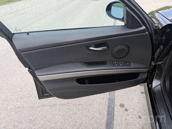 Melns BMW 330 2008 Ogre, ar dzinēja tilpumu 3.00 L un nobraukumu 0 tūkst. km par 5100 €, foto 10 vietnē AUTOMOTO.COM.LV