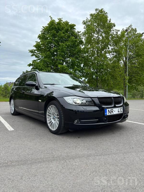 Melns BMW 330 2008 Valka, ar dzinēja tilpumu 3.00 L un nobraukumu 277 tūkst. km par 6500 €, foto 3 vietnē AUTOMOTO.COM.LV