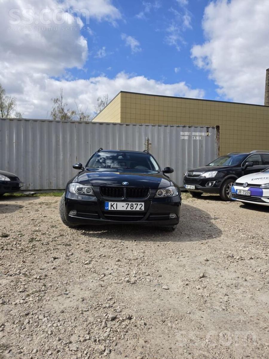 Black BMW 330 2008 in Riga, with an engine capacity of 3.00 L and mileage of 325 thousand km for 4500 €, photo 1 on AUTOMOTO.COM.LV