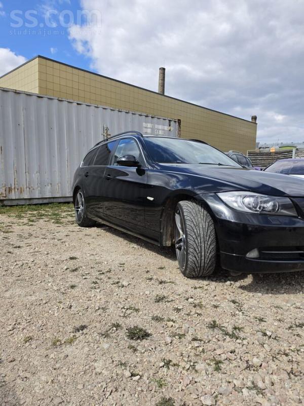 Melns BMW 330 2008 Rīga, ar dzinēja tilpumu 3.00 L un nobraukumu 325 tūkst. km par 4500 €, foto 4 vietnē AUTOMOTO.COM.LV