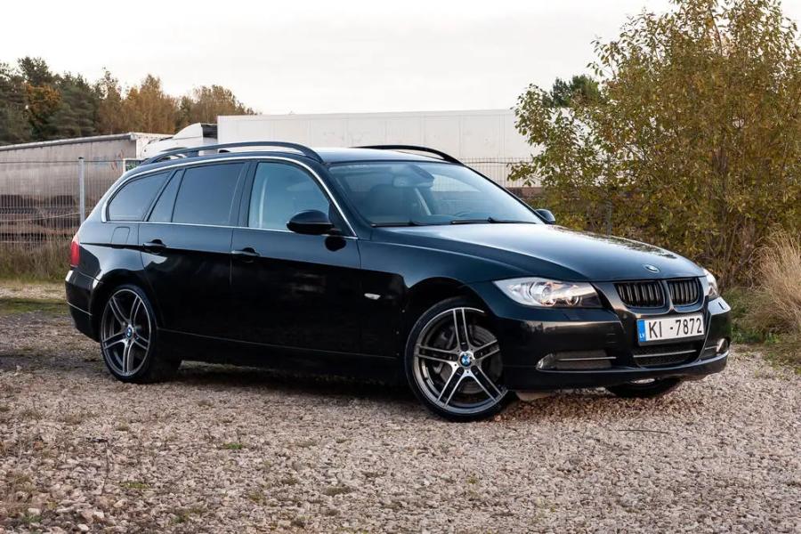 Melns BMW 330 2008 Rīga, ar dzinēja tilpumu 3.00 L un nobraukumu 320 tūkst. km par 4995 €, foto 1 vietnē AUTOMOTO.COM.LV