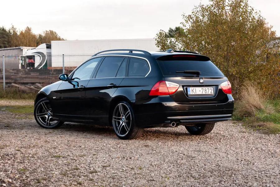 Melns BMW 330 2008 Rīga, ar dzinēja tilpumu 3.00 L un nobraukumu 320 tūkst. km par 4995 €, foto 3 vietnē AUTOMOTO.COM.LV