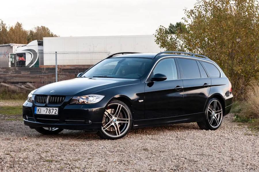 Melns BMW 330 2008 Rīga, ar dzinēja tilpumu 3.00 L un nobraukumu 320 tūkst. km par 4995 €, foto 4 vietnē AUTOMOTO.COM.LV