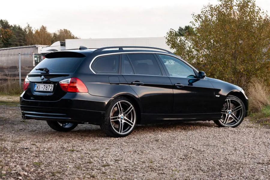 Melns BMW 330 2008 Rīga, ar dzinēja tilpumu 3.00 L un nobraukumu 320 tūkst. km par 4995 €, foto 5 vietnē AUTOMOTO.COM.LV