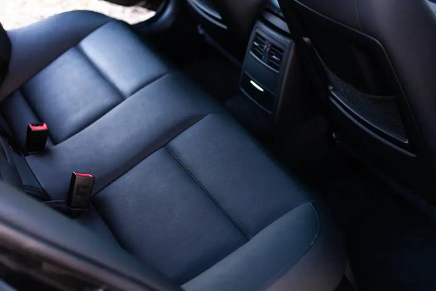 Melns BMW 330 2008 Rīga, ar dzinēja tilpumu 3.00 L un nobraukumu 320 tūkst. km par 4995 €, foto 15 vietnē AUTOMOTO.COM.LV