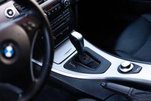 Melns BMW 330 2008 Rīga, ar dzinēja tilpumu 3.00 L un nobraukumu 320 tūkst. km par 4995 €, foto 19 vietnē AUTOMOTO.COM.LV