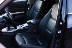 Melns BMW 330 2008 Rīga, ar dzinēja tilpumu 3.00 L un nobraukumu 320 tūkst. km par 4995 €, foto 20 vietnē AUTOMOTO.COM.LV