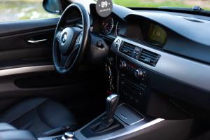 Melns BMW 330 2008 Rīga, ar dzinēja tilpumu 3.00 L un nobraukumu 320 tūkst. km par 4995 €, foto 22 vietnē AUTOMOTO.COM.LV