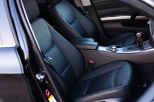 Melns BMW 330 2008 Rīga, ar dzinēja tilpumu 3.00 L un nobraukumu 320 tūkst. km par 4995 €, foto 23 vietnē AUTOMOTO.COM.LV