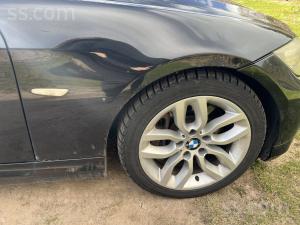 Melns BMW 330 2008 Tukums, ar dzinēja tilpumu 3.00 L un nobraukumu 558 tūkst. km par 4100 €, foto 5 vietnē AUTOMOTO.COM.LV