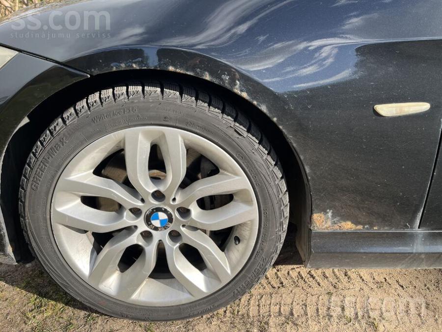 Melns BMW 330 2008 Tukums, ar dzinēja tilpumu 3.00 L un nobraukumu 558 tūkst. km par 4100 €, foto 8 vietnē AUTOMOTO.COM.LV