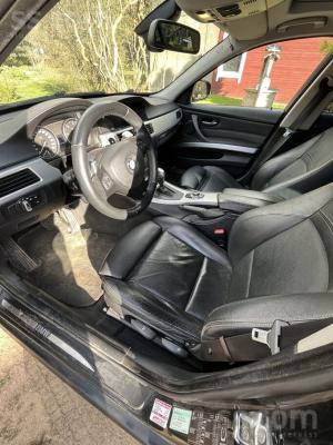 Melns BMW 330 2008 Tukums, ar dzinēja tilpumu 3.00 L un nobraukumu 558 tūkst. km par 4100 €, foto 15 vietnē AUTOMOTO.COM.LV