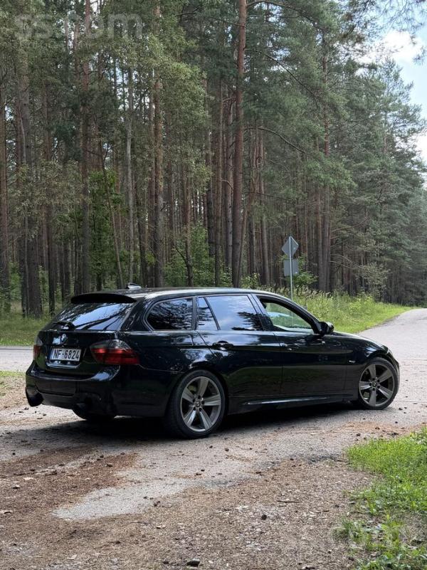 Black BMW 330 2008 in Daugavpils, with an engine capacity of 3.00 L and mileage of 340 thousand km for 5750 €, photo 3 on AUTOMOTO.COM.LV