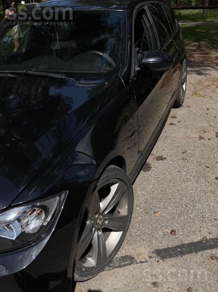 Melns BMW 330 2008 Daugavpils, ar dzinēja tilpumu 3.00 L un nobraukumu 340 tūkst. km par 5750 €, foto 13 vietnē AUTOMOTO.COM.LV