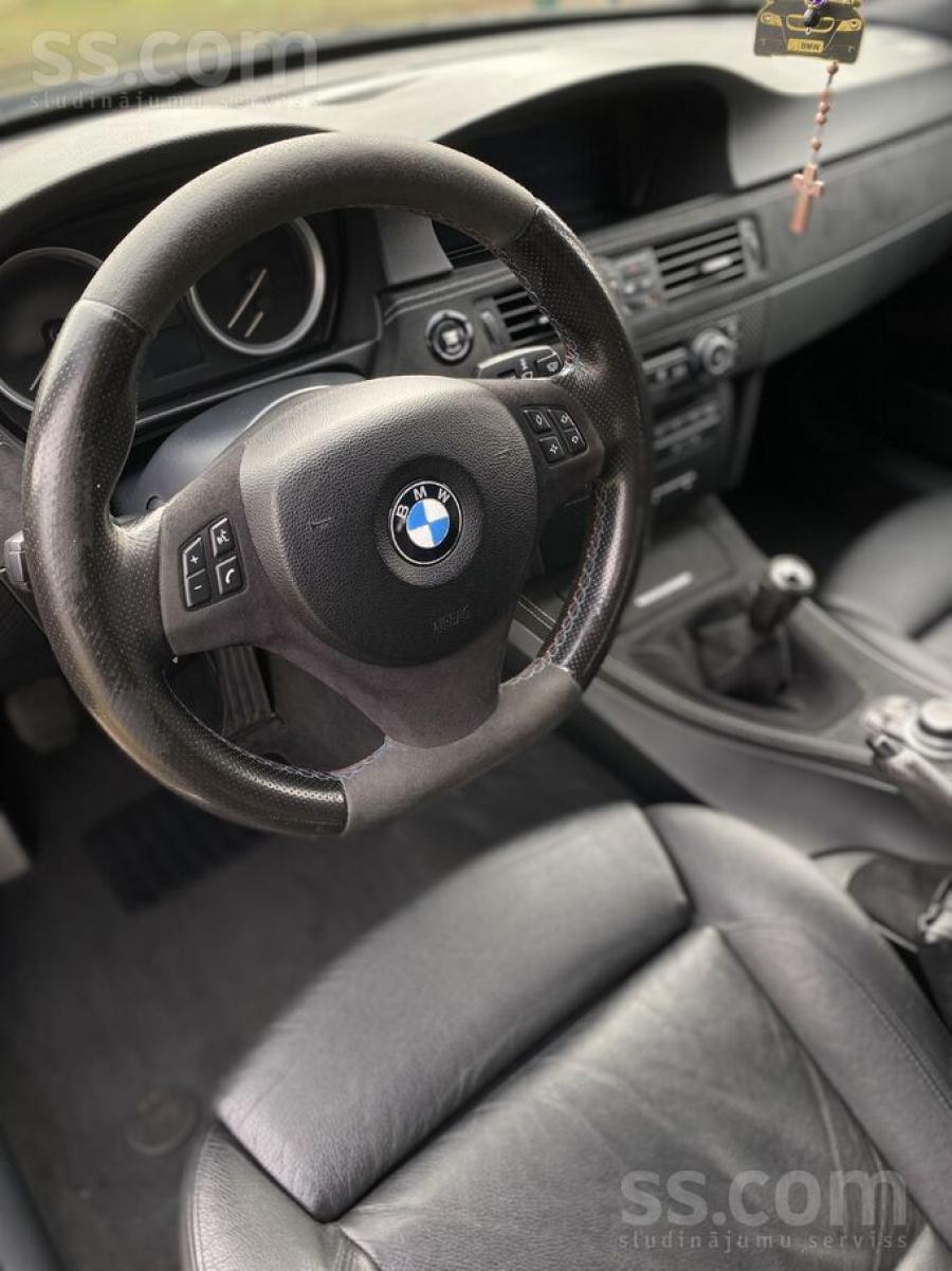 Melns BMW 330 2008 Daugavpils, ar dzinēja tilpumu 3.00 L un nobraukumu 340 tūkst. km par 5750 €, foto 24 vietnē AUTOMOTO.COM.LV
