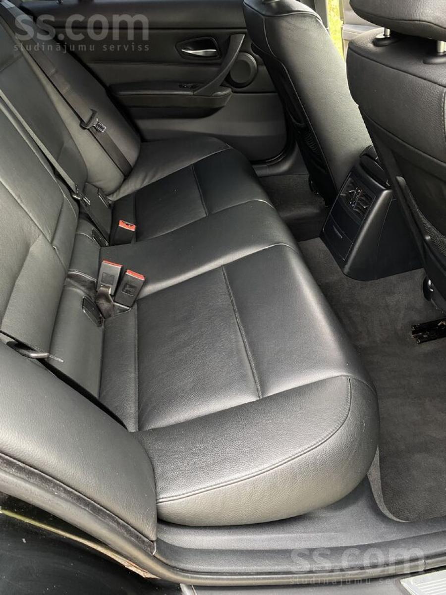 Melns BMW 330 2008 Daugavpils, ar dzinēja tilpumu 3.00 L un nobraukumu 340 tūkst. km par 5750 €, foto 25 vietnē AUTOMOTO.COM.LV