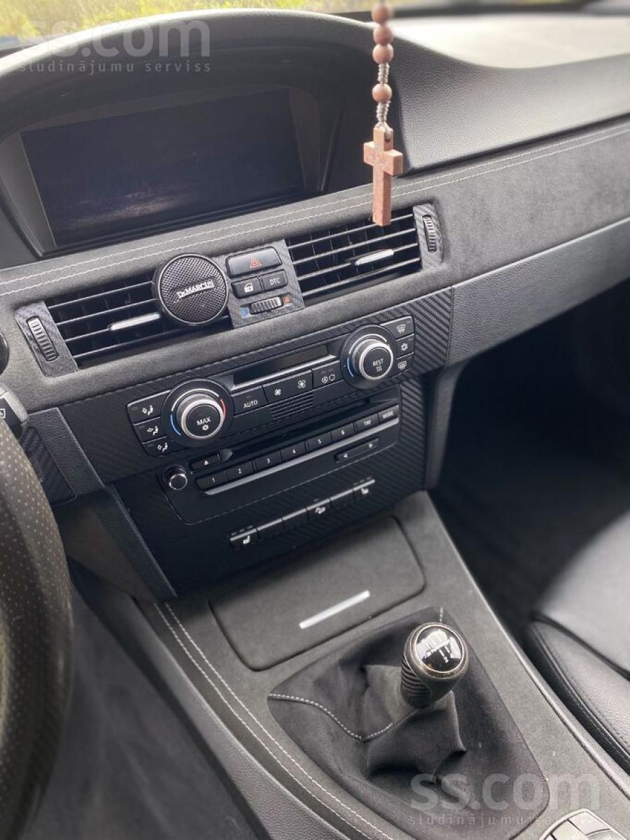 Melns BMW 330 2008 Daugavpils, ar dzinēja tilpumu 3.00 L un nobraukumu 340 tūkst. km par 5750 €, foto 26 vietnē AUTOMOTO.COM.LV