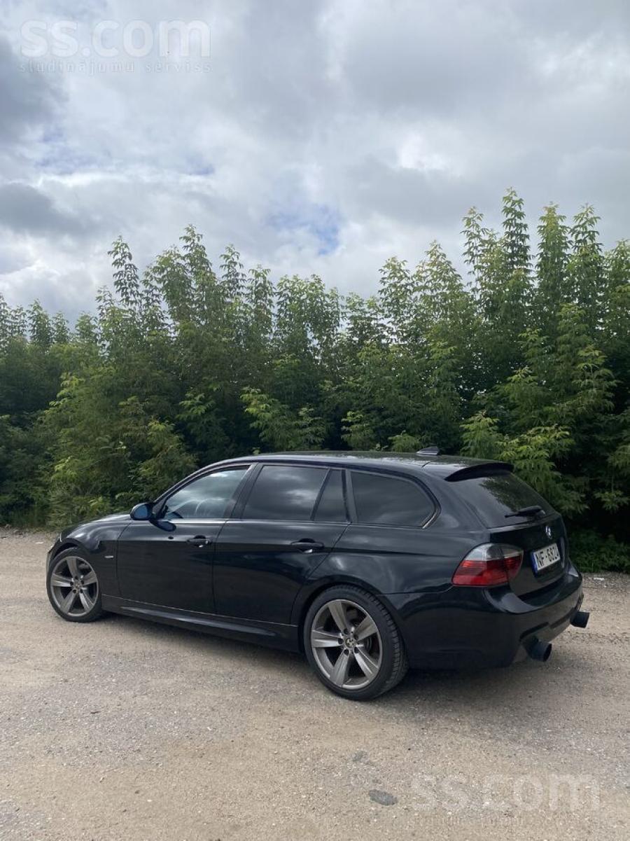 Melns BMW 330 2008 Daugavpils, ar dzinēja tilpumu 3.00 L un nobraukumu 340 tūkst. km par 5750 €, foto 27 vietnē AUTOMOTO.COM.LV