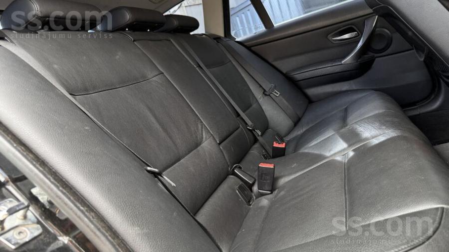 Melns BMW 330 2008 Rīga, ar dzinēja tilpumu 3.00 L un nobraukumu 357 tūkst. km par 3500 €, foto 12 vietnē AUTOMOTO.COM.LV