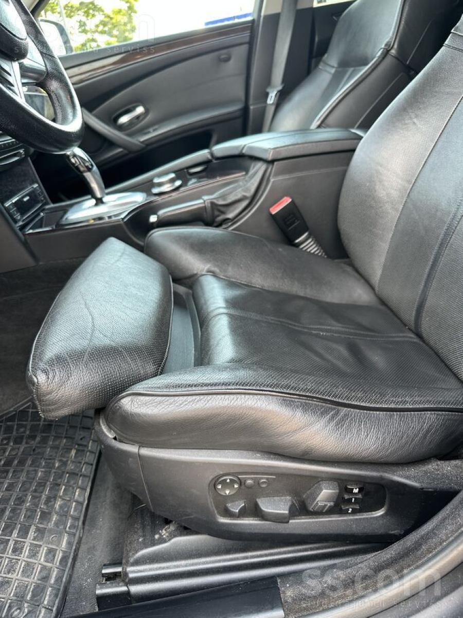 Black BMW 330 2008 in Riga, with an engine capacity of 3.00 L and mileage of 360 thousand km for 5500 €, photo 10 on AUTOMOTO.COM.LV
