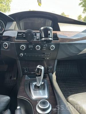 Black BMW 330 2008 in Riga, with an engine capacity of 3.00 L and mileage of 360 thousand km for 5500 €, photo 11 on AUTOMOTO.COM.LV