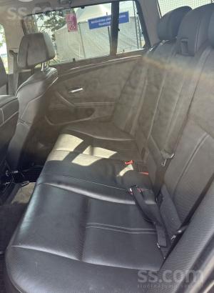Black BMW 330 2008 in Riga, with an engine capacity of 3.00 L and mileage of 360 thousand km for 5500 €, photo 12 on AUTOMOTO.COM.LV