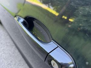 Black BMW 330 2008 in Siauliai, with an engine capacity of 2.99 L and mileage of 252 thousand km for 7490 €, photo 25 on AUTOMOTO.COM.LV