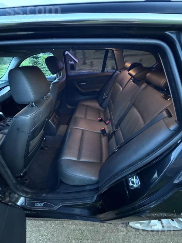 Black BMW 330 2008 in Madona, with an engine capacity of 3.00 L and mileage of 316 thousand km for 1700 €, photo 4 on AUTOMOTO.COM.LV