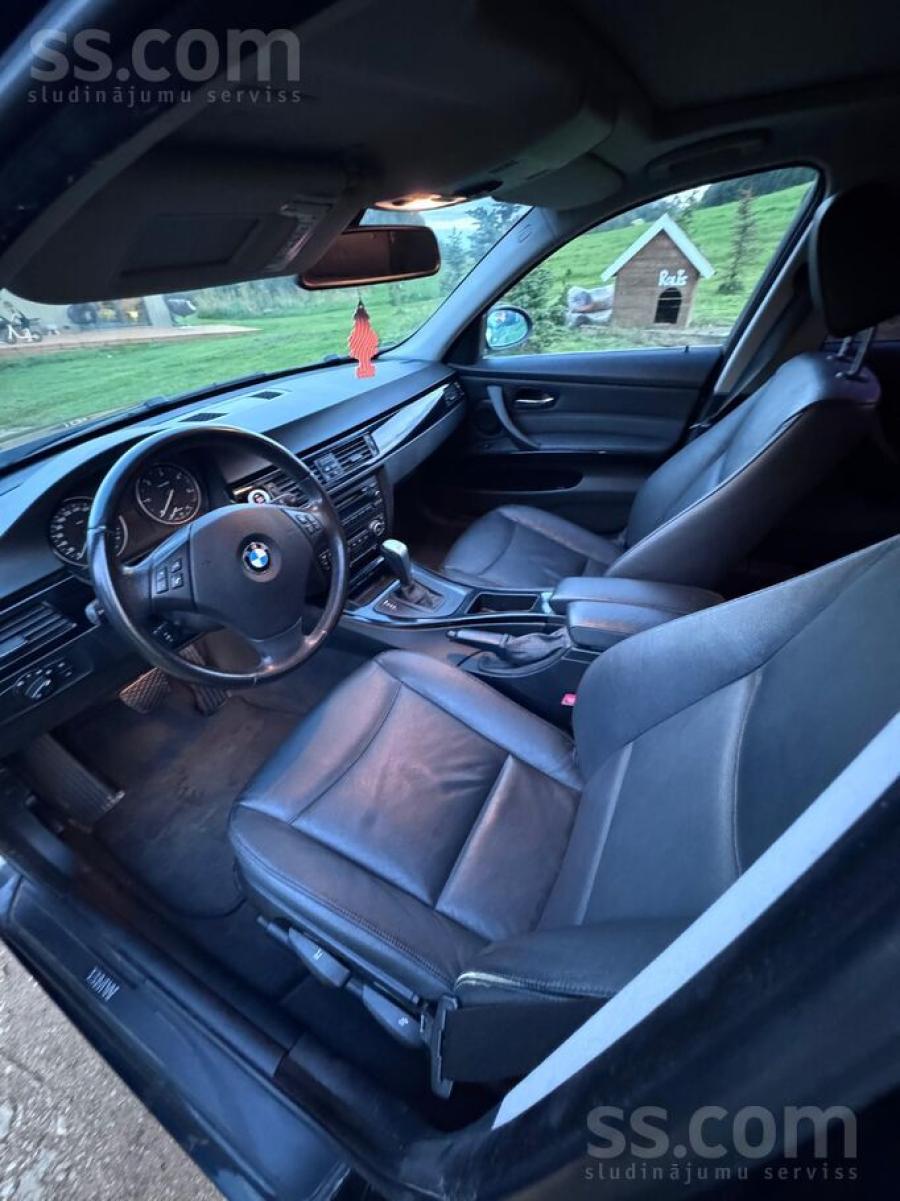 Black BMW 330 2008 in Madona, with an engine capacity of 3.00 L and mileage of 316 thousand km for 1700 €, photo 6 on AUTOMOTO.COM.LV