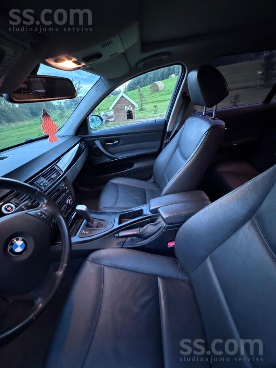 Black BMW 330 2008 in Madona, with an engine capacity of 3.00 L and mileage of 316 thousand km for 1700 €, photo 19 on AUTOMOTO.COM.LV