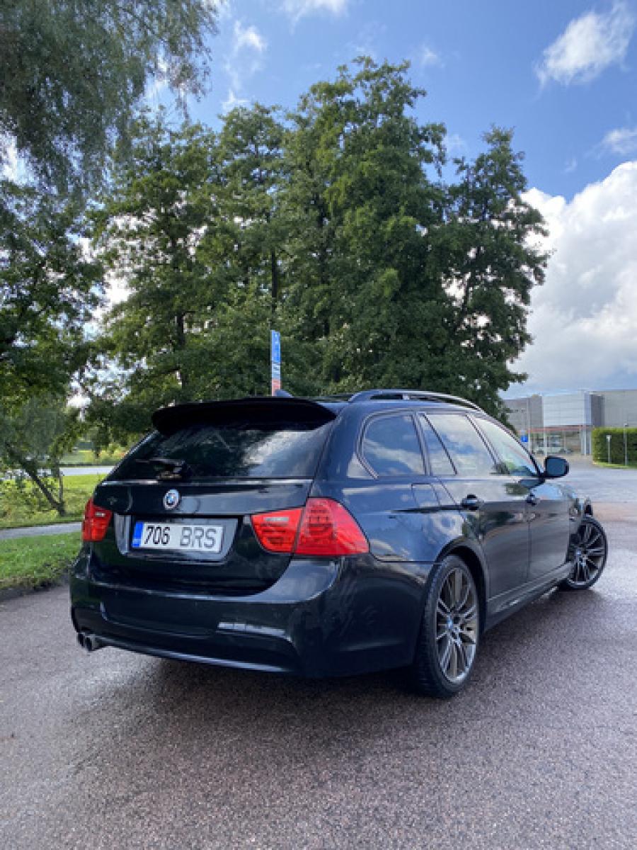 Black BMW 330 2008 in Tallinn, with an engine capacity of 0.00 L and mileage of 384 thousand km for 5250 €, photo 3 on AUTOMOTO.COM.LV
