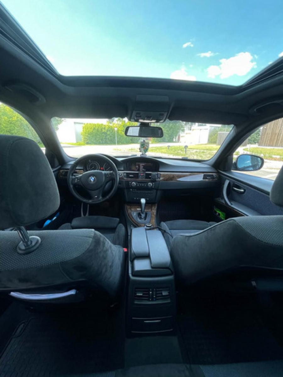 Black BMW 330 2008 in Tallinn, with an engine capacity of 0.00 L and mileage of 384 thousand km for 5250 €, photo 4 on AUTOMOTO.COM.LV