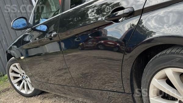 BMW 330 2008 Rīga vietnē Melns BMW 330 2008 Rīga, ar dzinēja tilpumu 3.00 L un nobraukumu 357 tūkst. km par 2450 €, foto 6 vietnē AUTOMOTO.COM.LV