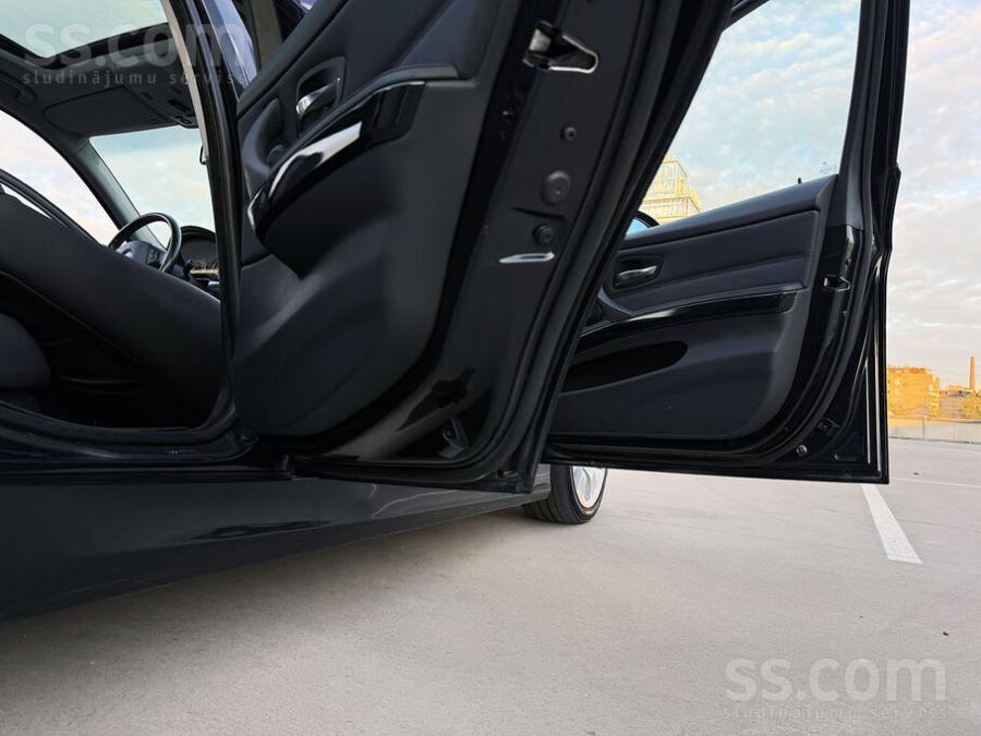Melns BMW 330 2008 Rīga, ar dzinēja tilpumu 3.00 L un nobraukumu 316 tūkst. km par 3250 €, foto 17 vietnē AUTOMOTO.COM.LV
