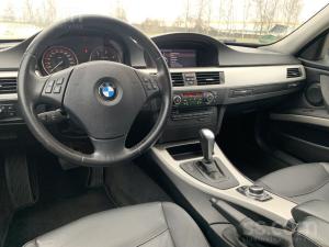 Black BMW 330 2009 in Riga, with an engine capacity of 3.00 L and mileage of 267 thousand km for 6350 €, photo 11 on AUTOMOTO.COM.LV