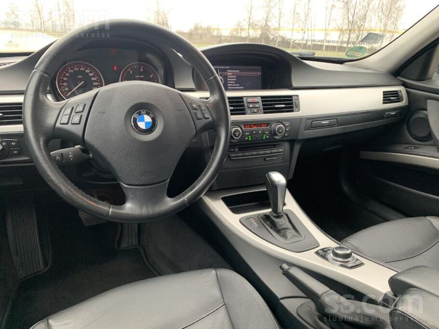 Black BMW 330 2009 in Riga, with an engine capacity of 3.00 L and mileage of 267 thousand km for 6350 €, photo 11 on AUTOMOTO.COM.LV
